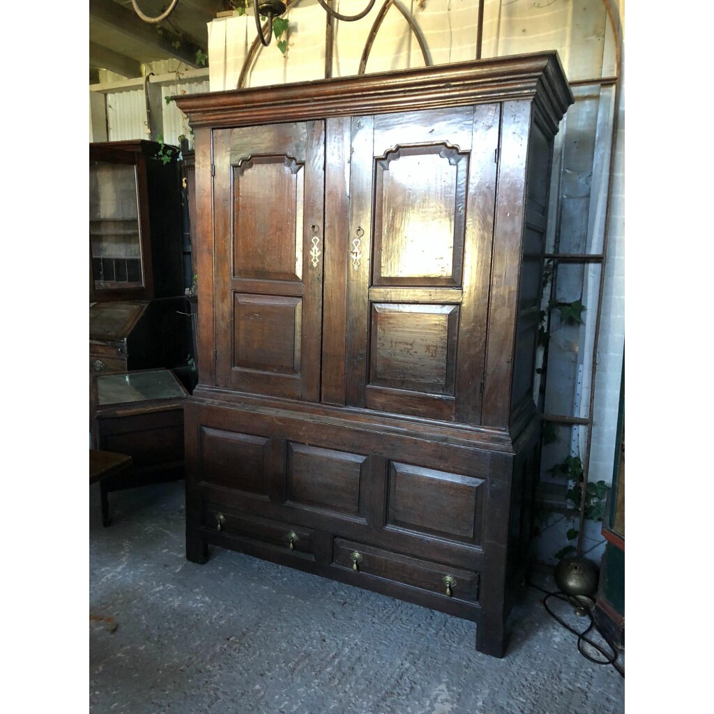 18th century livery cupboard | Peter Bunting Antiques