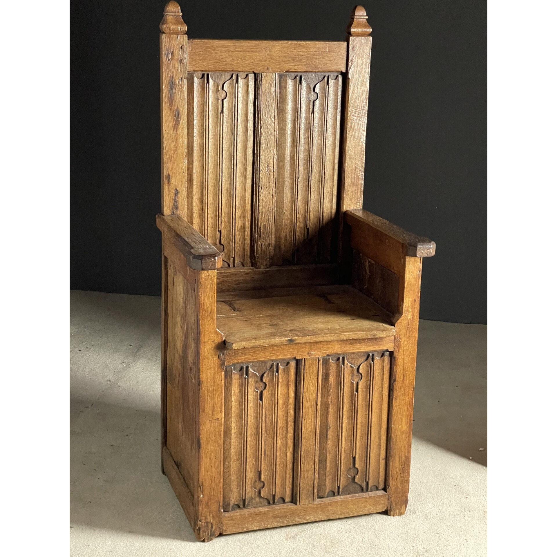 Linenfold Box Chair 16th Century | Peter Bunting Antiques